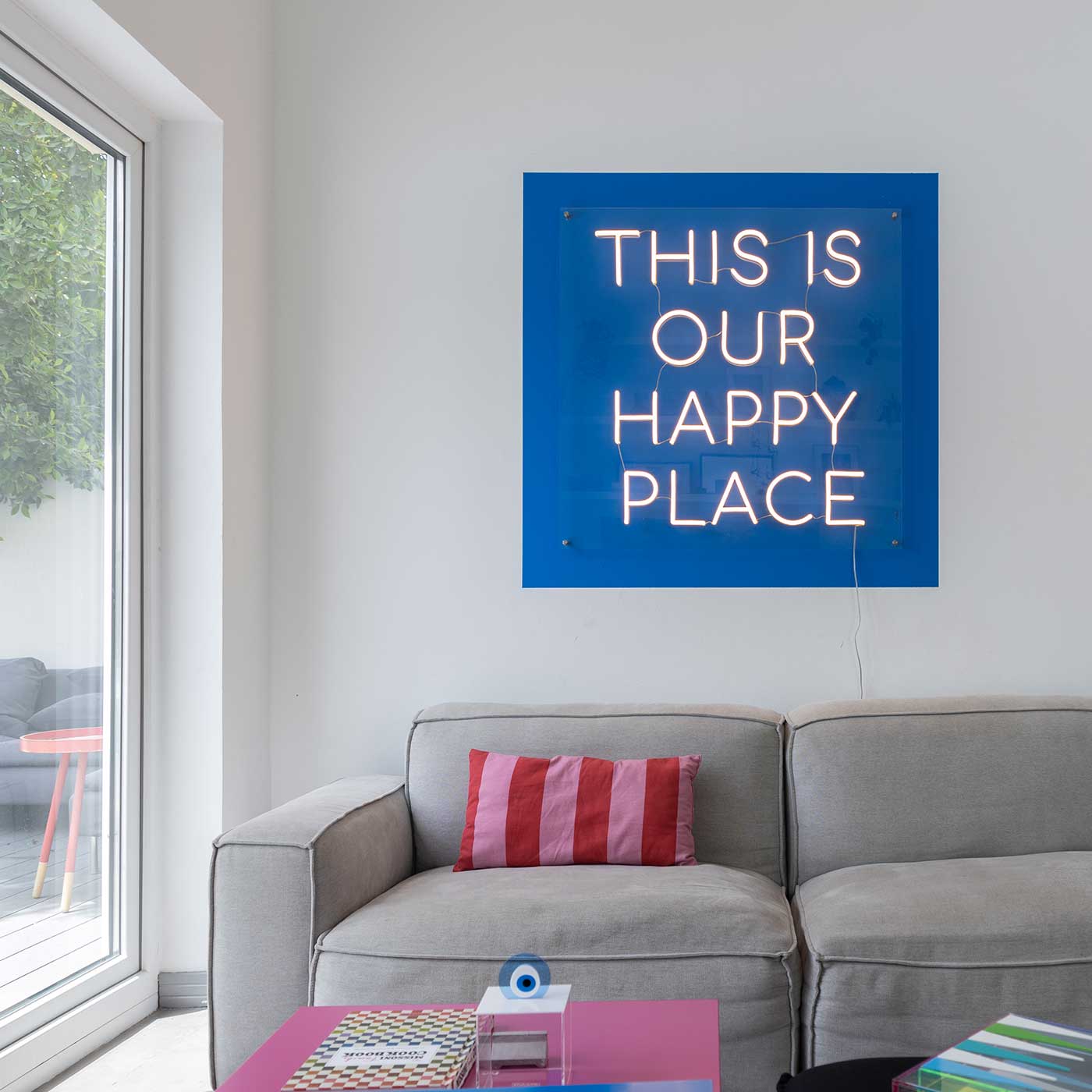 Custom Neon and LED light – Vertical Design dxb