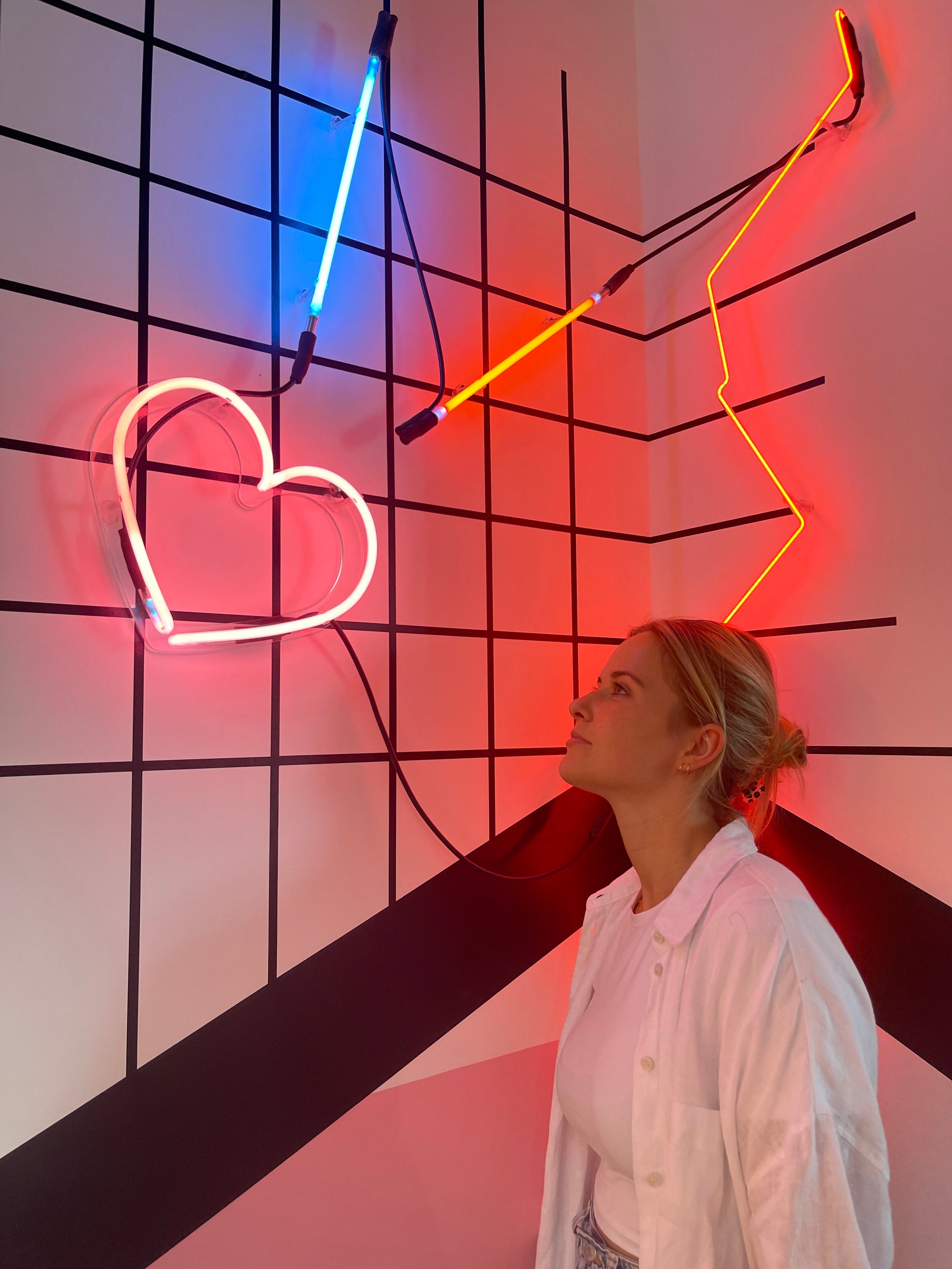 Custom Neon and LED light – Vertical Design dxb