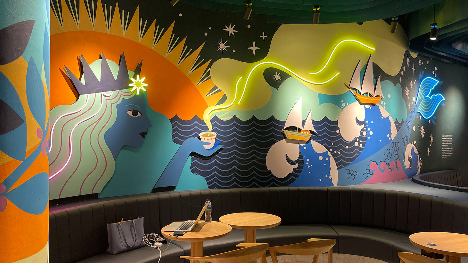 Light Murals – Vertical Design dxb