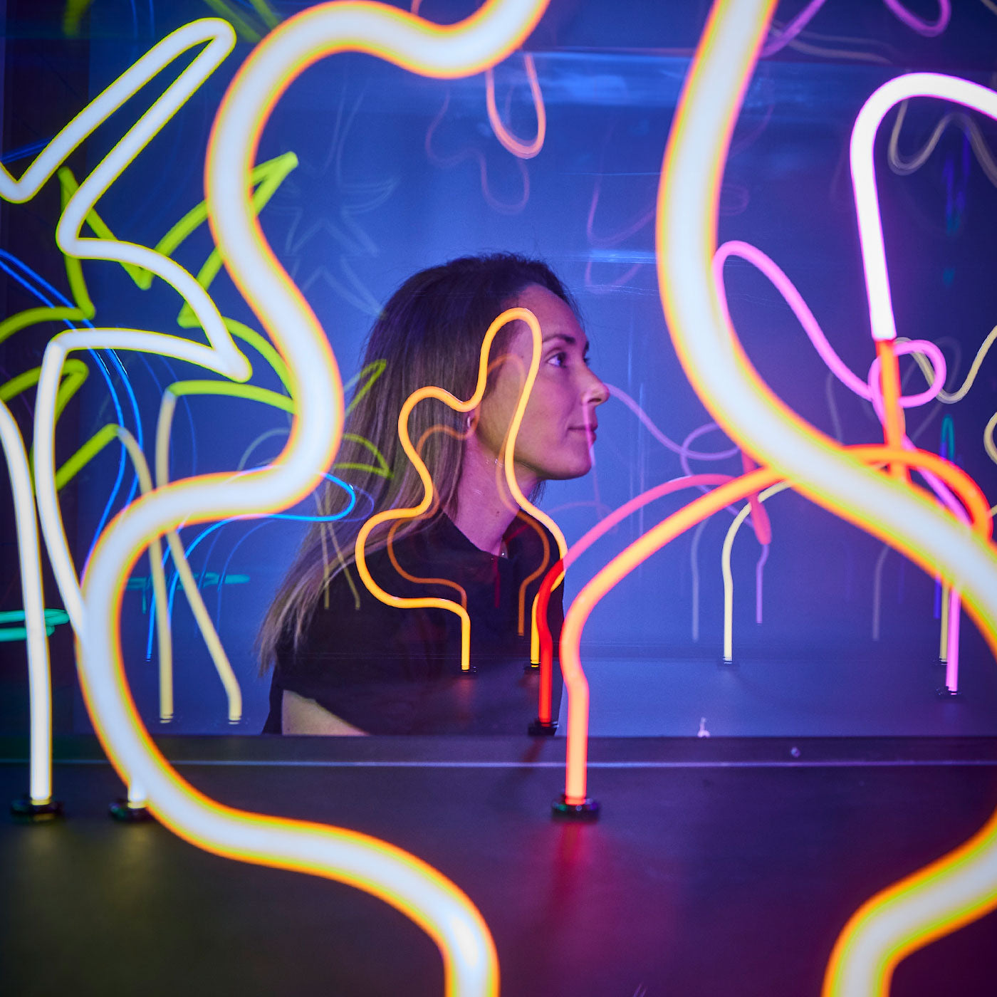 Custom Neon and LED light – Vertical Design dxb