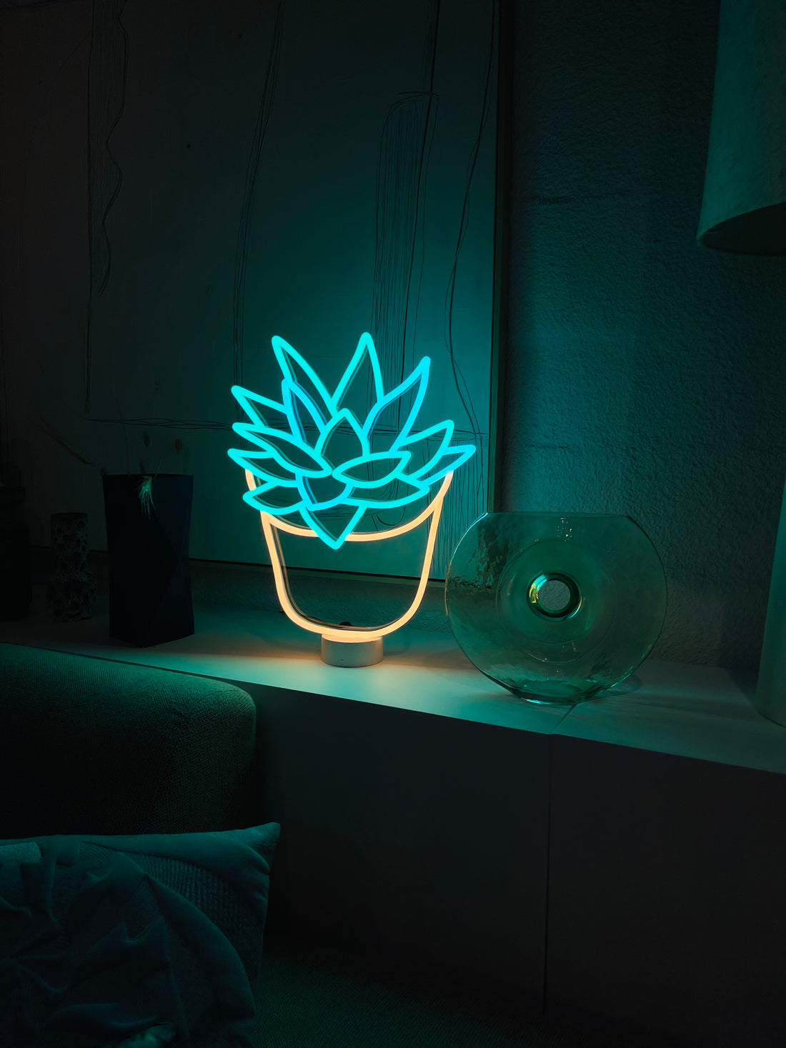 Custom Neon and LED light – Vertical Design dxb