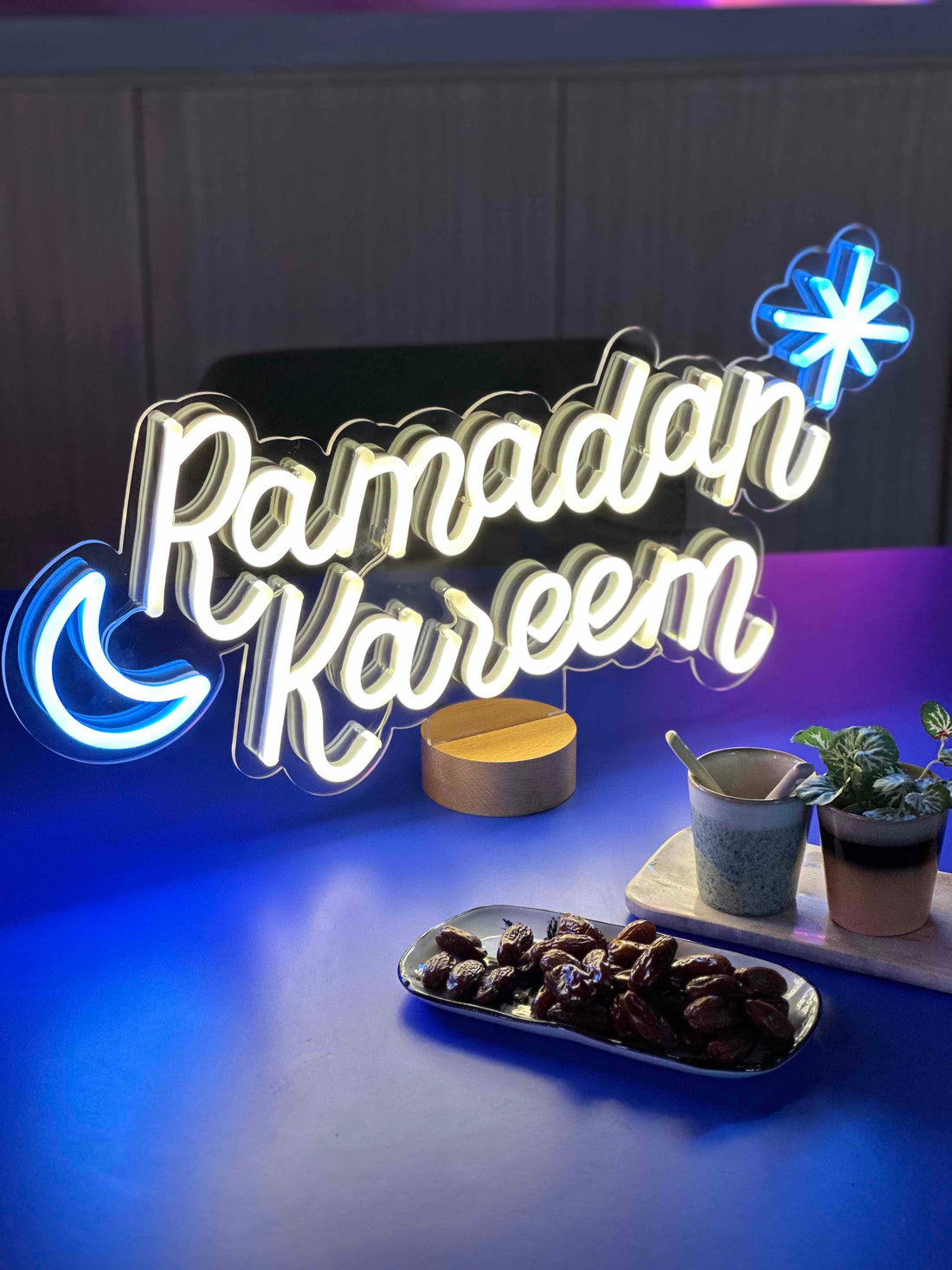 Custom Neon and LED light – Vertical Design dxb